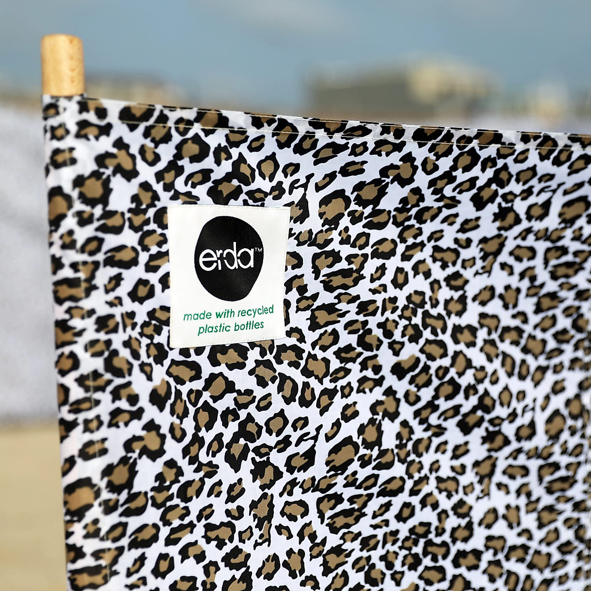 erda Sand Leopard Pro Beach Recycled Polyester Rip-Stop 20 ft Lightweight Windscreen, Privacy Screen, Wind Blocker, Free Matching Shoulder Bag