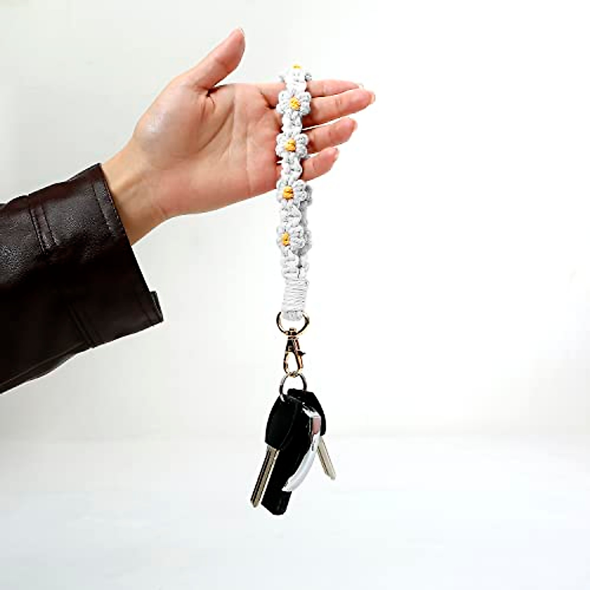 Poagoep Macrame Keychain Handmade Wristlet Keychain Wrist Lanyard for Keys Cute flower keychain Key Chain for Women(1)