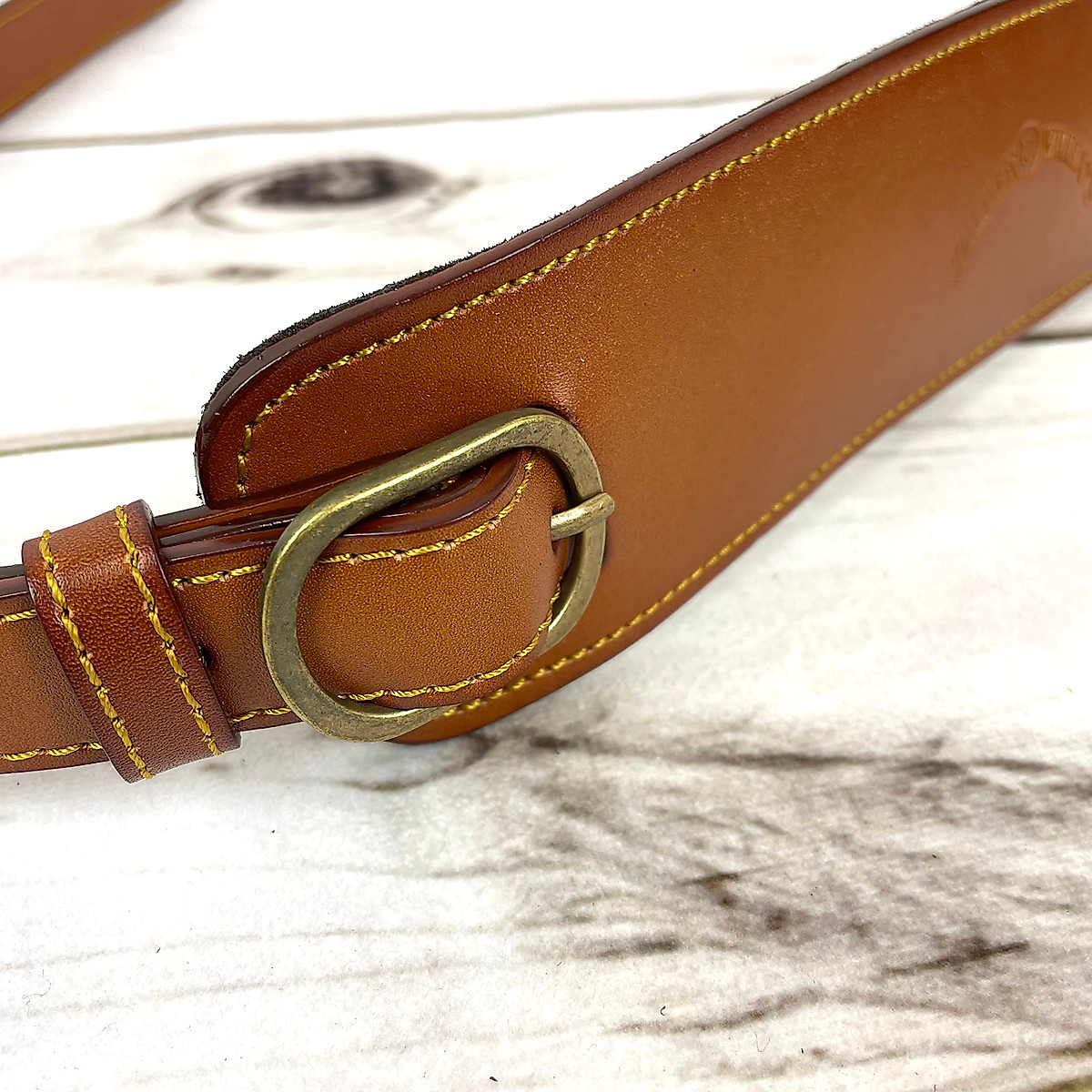 Walker And Williams C-18-VBRN Vintage Brown Premium Grain Leather Slash Guitar Strap With Deluxe Soft Suede Pad For Acoustic, Electric, And Bass Guitars