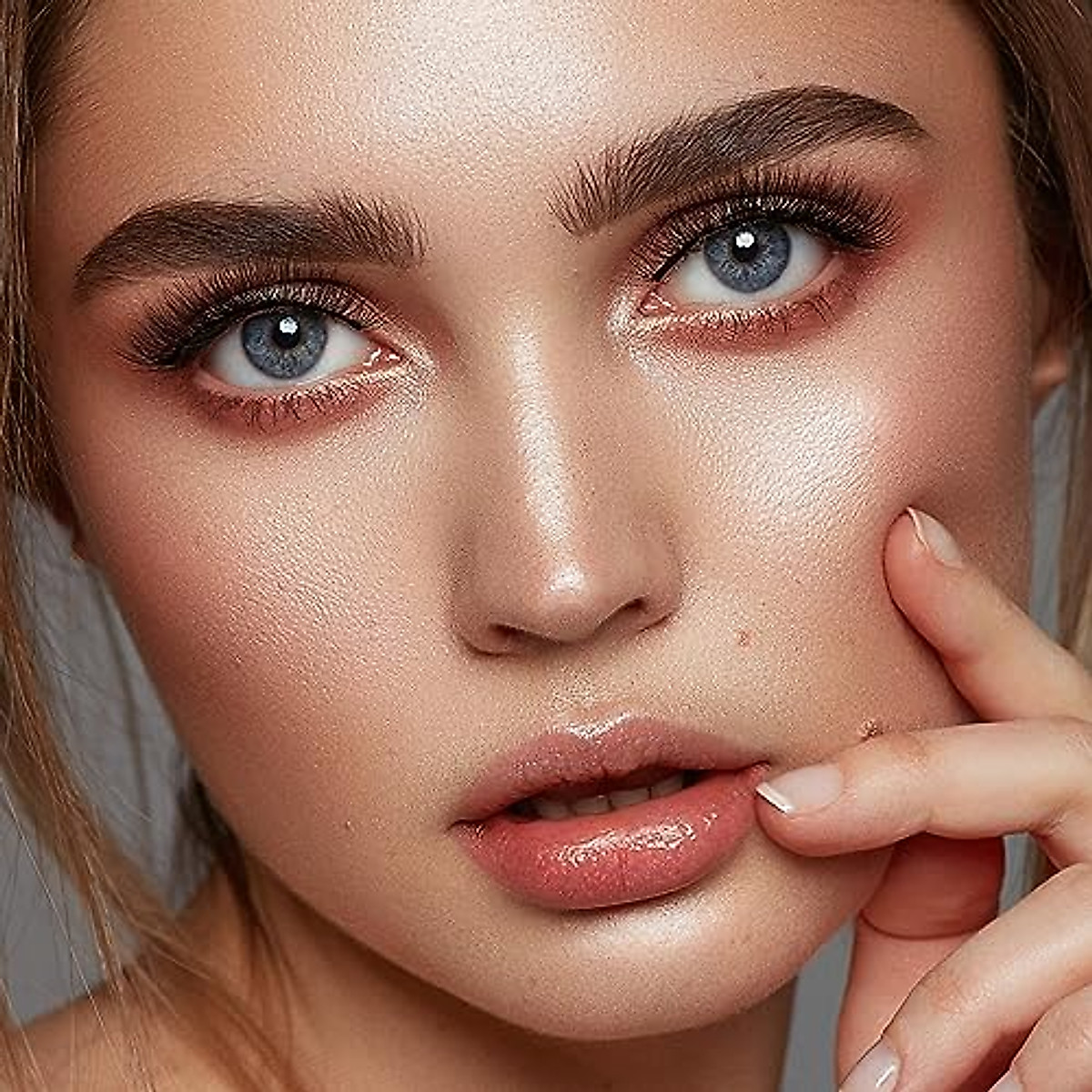 KISS Magnetic, False Eyelashes, Charm', 12 mm, Includes 1 Pair Of Magnetic Lashes, Magnetic Lash Eyeliner, Contact Lens Friendly, Easy to Apply, Reusable Strip Lashes