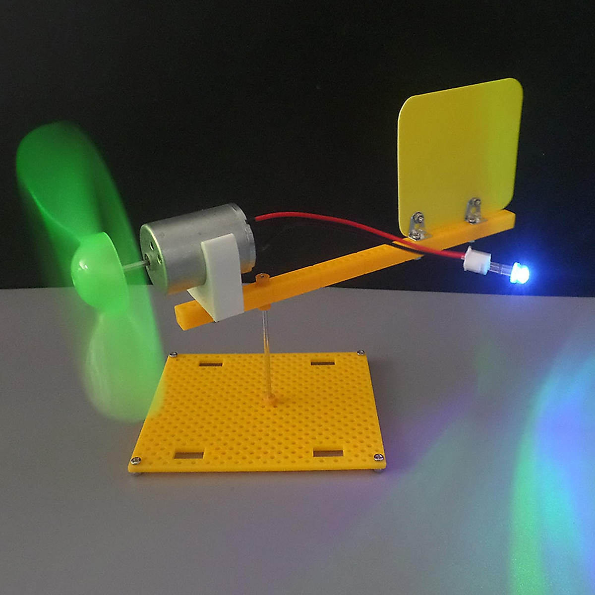 9 Set Mini Generator Motors DC Motor, Micro Wind Turbine Generator Kit with Holder Blades DIY Project Kits, Teaching Tool for demonstrating Wind Power Generation