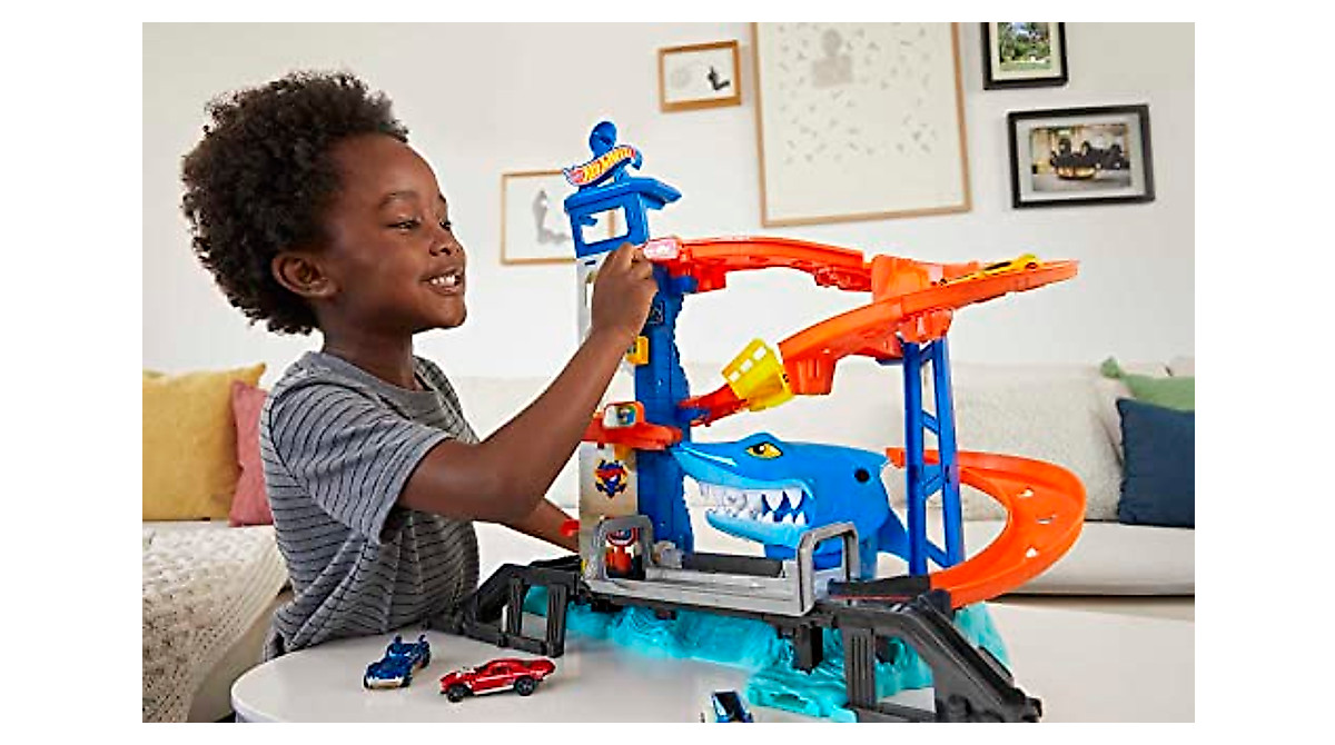 Hot Wheels Shark Escape Toy Car Track Set