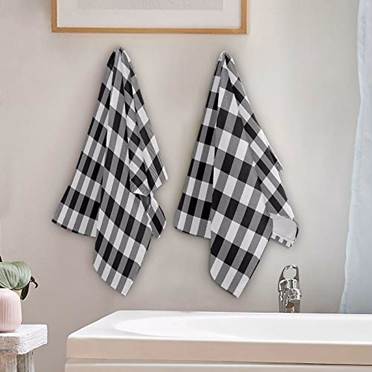 xigua 2 Pieces Black and White Buffalo Plaid Hand Towels Set, Absorbent Soft Skin-Friendly Easy Care Towels for Bathroom Pool Gym Camp Travel College Dorm Hotel 14.4"x28.3"