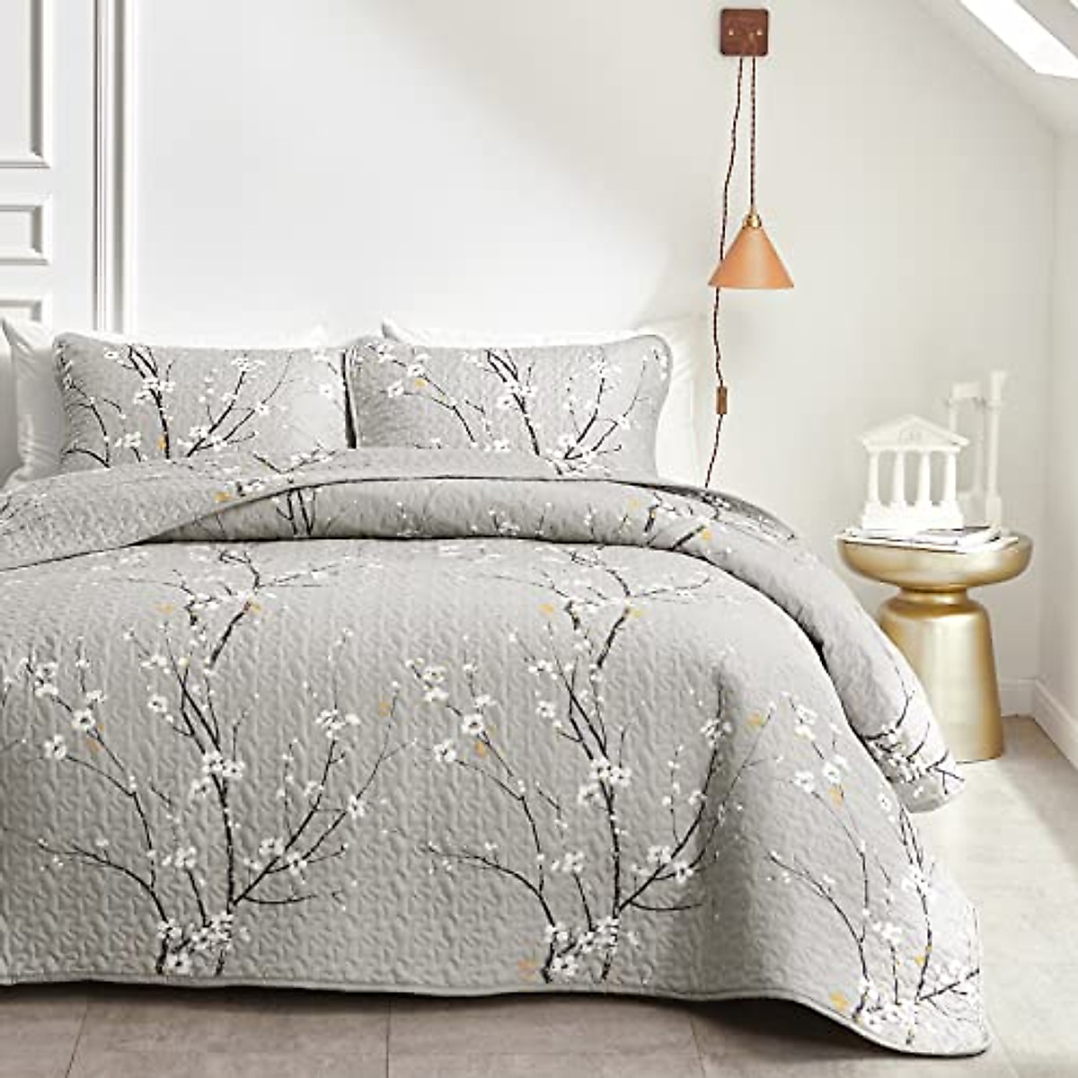 UOZZI BEDDING California King Reversible Quilt Set Oversized 102x114 Gray Branch Floral Soft Microfiber Lightweight Coverlet Bedspread Summer Comforter Set Bed Cover for All Season (1 Quilt+ 2 Shams)