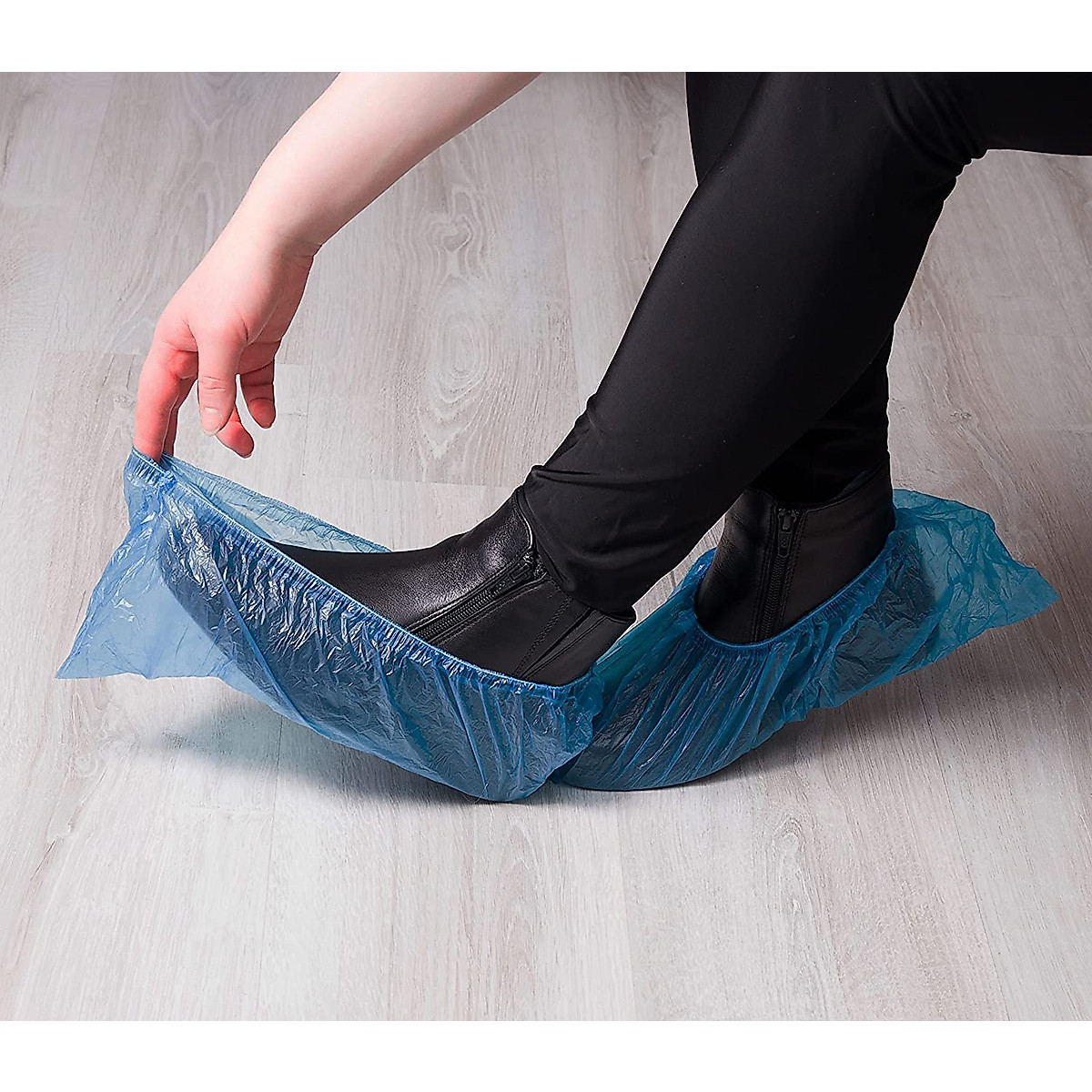 ProtectX Disposable Shoe & Boot Covers, XL Extra Large, 100-pack (50 pairs), Waterproof, Slip Resistant, Durable CPE plastic, Fits up to Men’s 14 US Size and All Women’s US Size Shoes