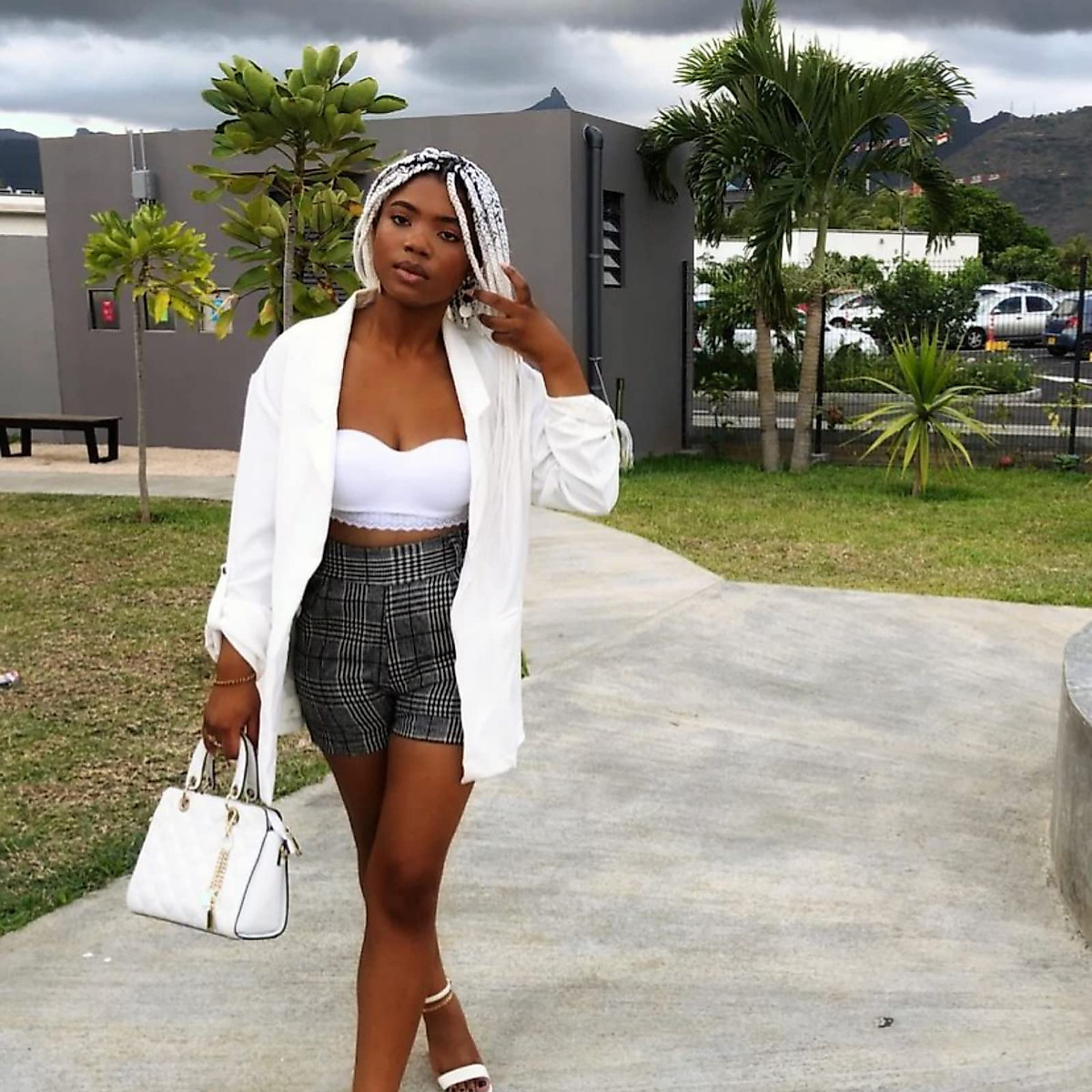 Leticia White Braiding Hair Pre stretched Kanekalon prestretched Braiding Hair Ez Braid Hypoallergenic Synthetic Box Braiding Hair Extensions 26 Inch