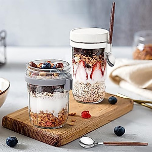 RACHAL Overnight Oats Containers with Lids and Spoon, 2 Pack Mason Jars for Overnight Oats, 20 Oz Glass Oatmeal Container to Go for Chia Pudding Yogurt Salad Cereal Meal Prep Jars (white,gray)