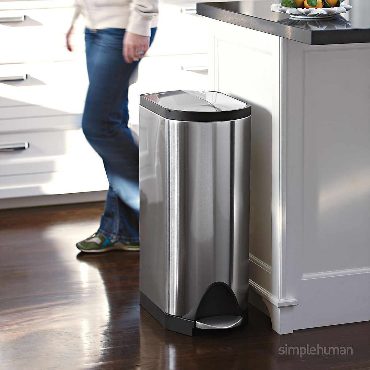 simplehuman 30 Liter / 8 Gallon Butterfly Lid Kitchen Step Trash Can, Brushed Stainless Steel