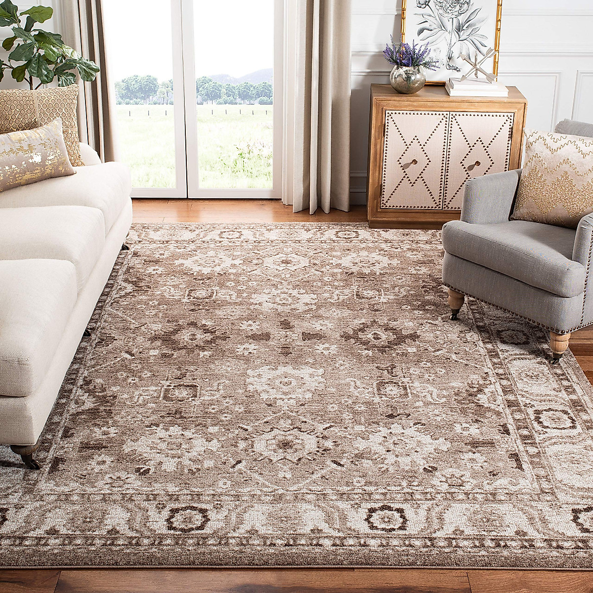SAFAVIEH Vintage Hamadan Collection Area Rug - 9' x 12', Taupe, Oriental Traditional Persian Design, Non-Shedding & Easy Care, Ideal for High Traffic Areas in Living Room, Bedroom (VTH214T)