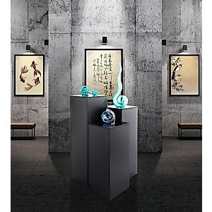 Displays2go, Laminated Gallery Display Cube, Particle Board, Melamine Construction – Black (WDCUBEBLK4)