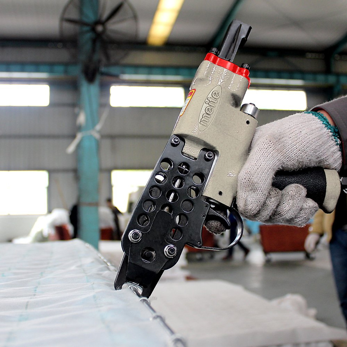 meite SC7 15 Gauge C Ring Staples 3/4" Inner Crown 15/16" (24 mm) Outer Crown Galvanized C Ring Fasteners for C Ring Pliers 10,000 PCS/Box (4 Boxes Pack)