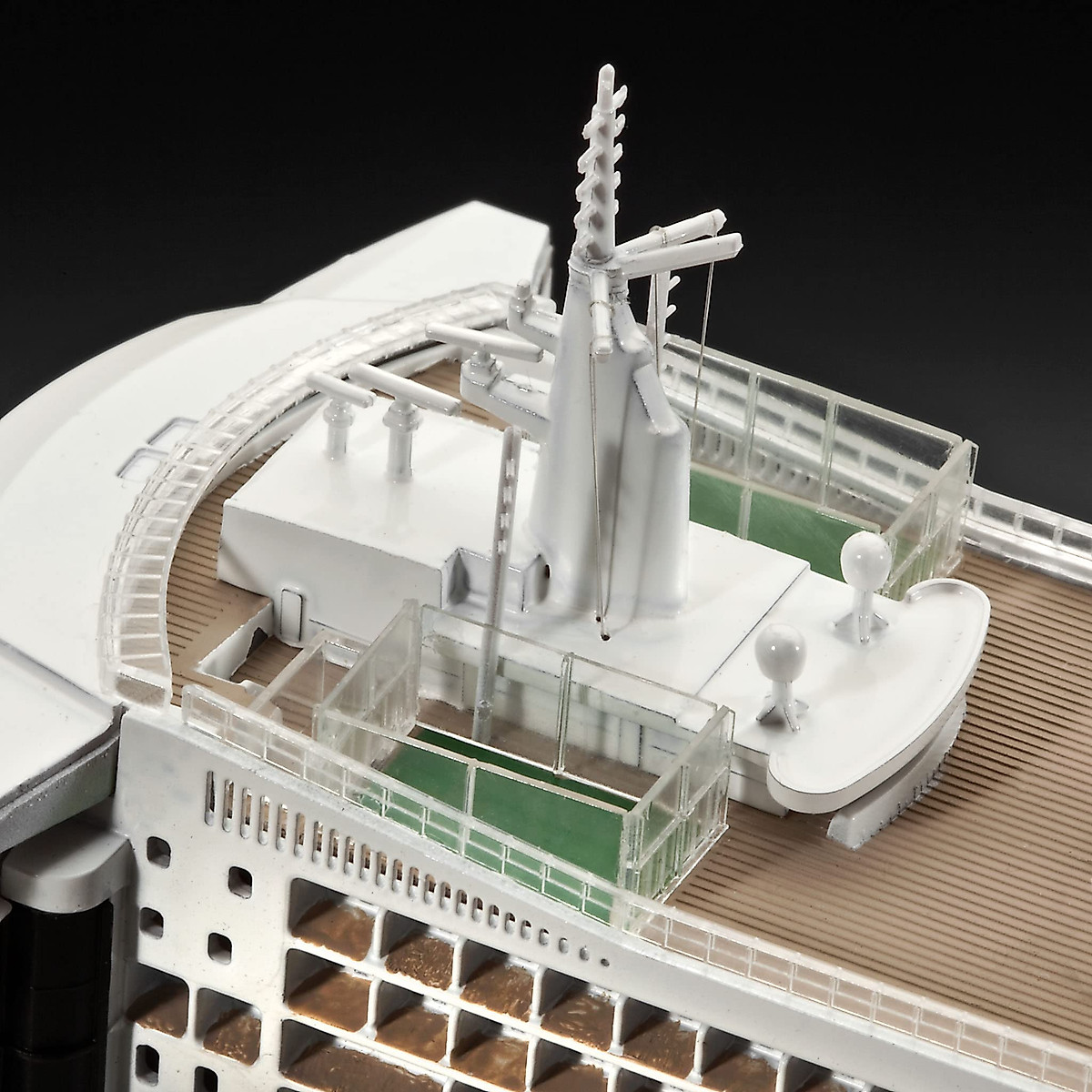 Revell RV05231 1:700-Queen Mary 2, Unpainted