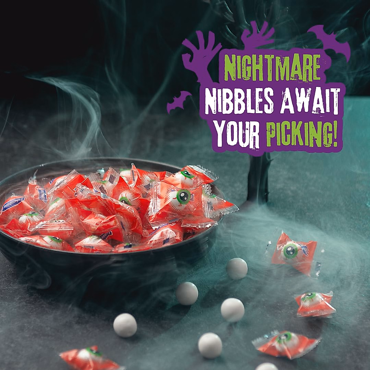 Colombina Bubble Gum Eyeballs, 40 Individually Wrapped Eye-Like Bubble Gum Balls, Ideal for Halloween and Spooky Decoration, 4.2oz (Pack of 1)