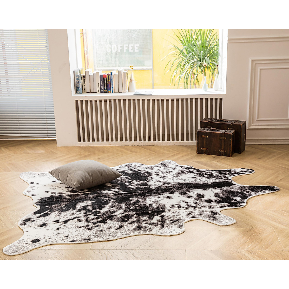 MustMat Faux Cowhide Rug Cow Print Rug Western Cowhide Area Rugs for Living Room (Black and White, 2.6ft x 4.1ft)