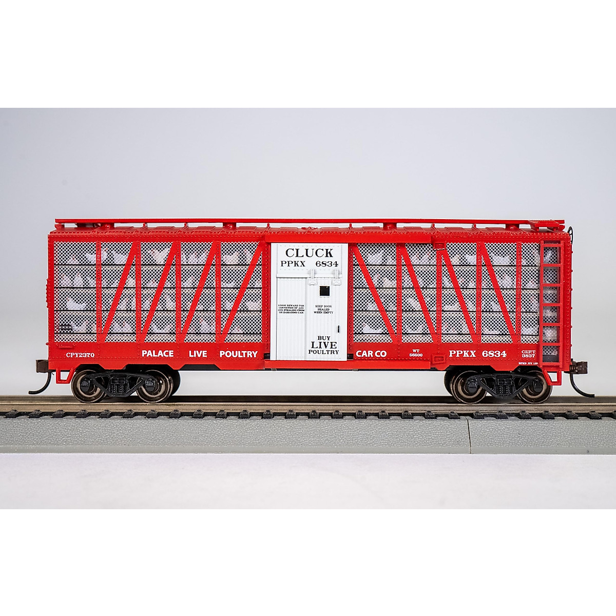 Bachmann Trains - Poultry Transport Car - Palace Live Poultry #6834 - Cluck with Chickens - HO Scale Prototypical Colors