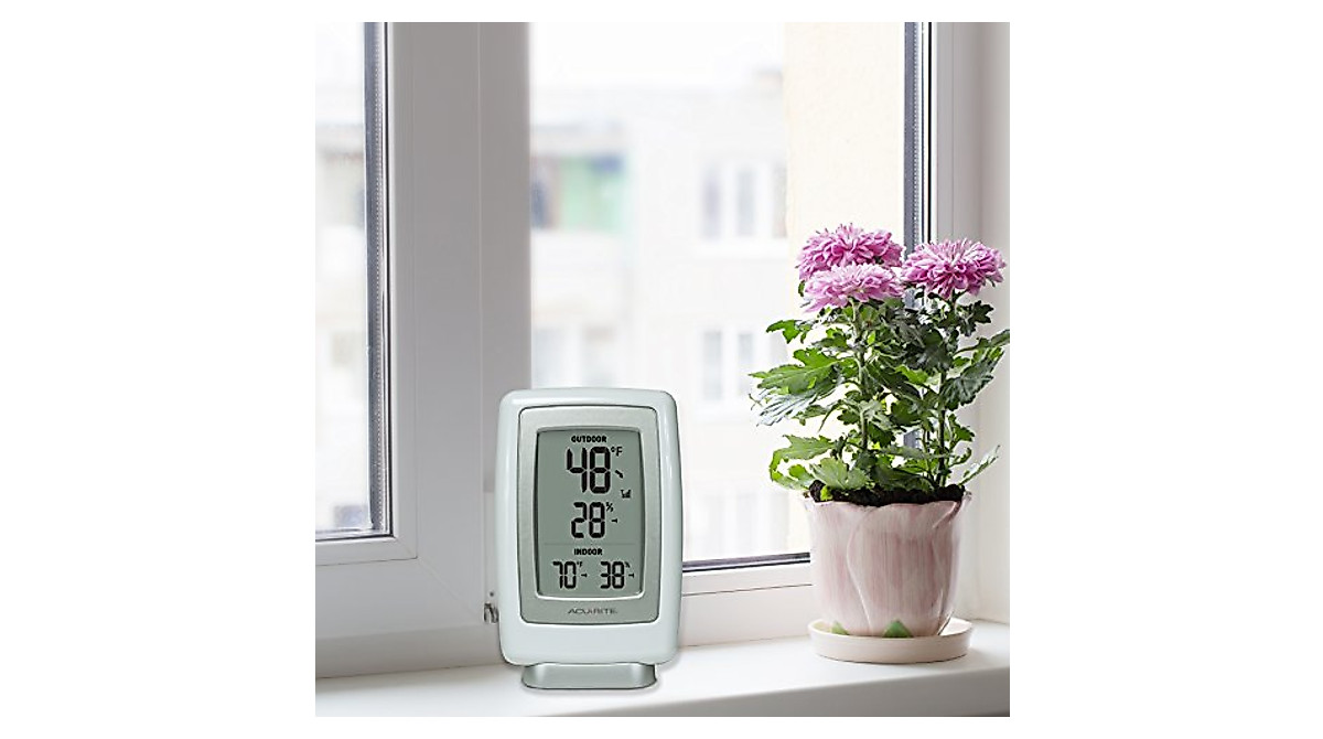 AcuRite Wireless Thermometer & Hygrometer - Monitor Conditions