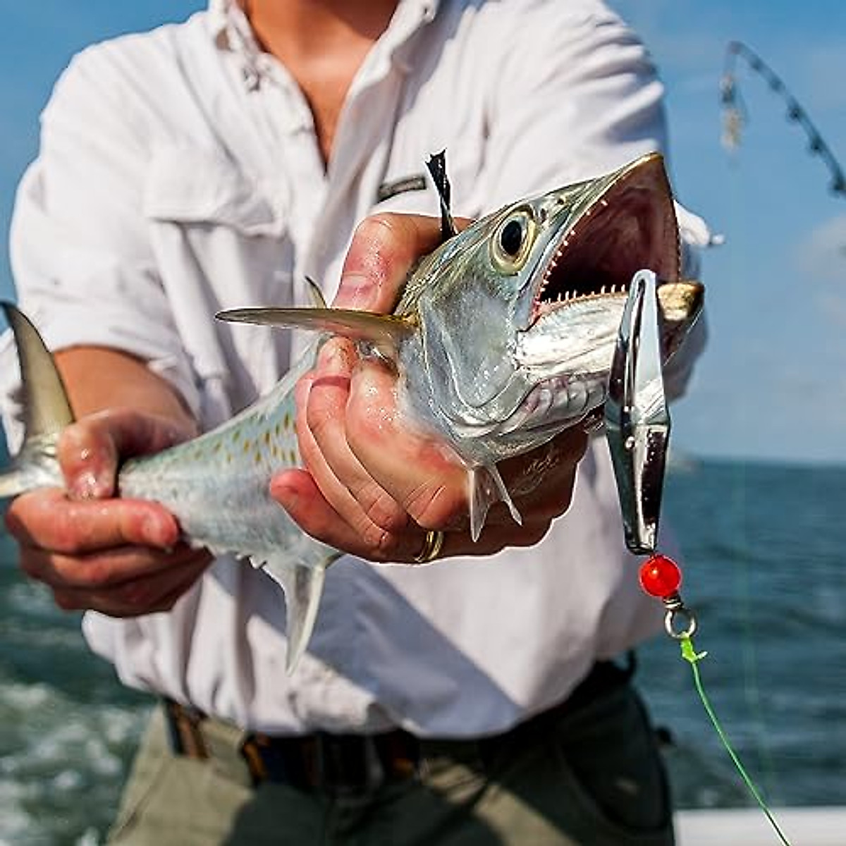 M METERXITY 200 Pcs Glow Fishing Beads - Plastic Luminous Round Bait Egg Lure Rigs Apply to Outdoor Tackle Tool (3mm, White)