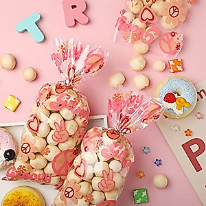 Pajean 100 Pcs Groovy Retro Hippie Boho Party Favors Bags Two Plastic Goody Treat 60's 70's Cellophane for Daisy Flower Birthday Baby Shower Wedding, Silver