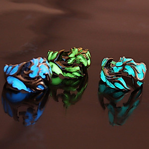 Cool Flying Dragon Luminous Ring, Gothic Punk Rings for Men and Women Allergy Free Glow in the Dark Creative Embossed Dragon Pattern Animal Ring Halloween Anniversary Party Jewelry Light-Emitting Gift
