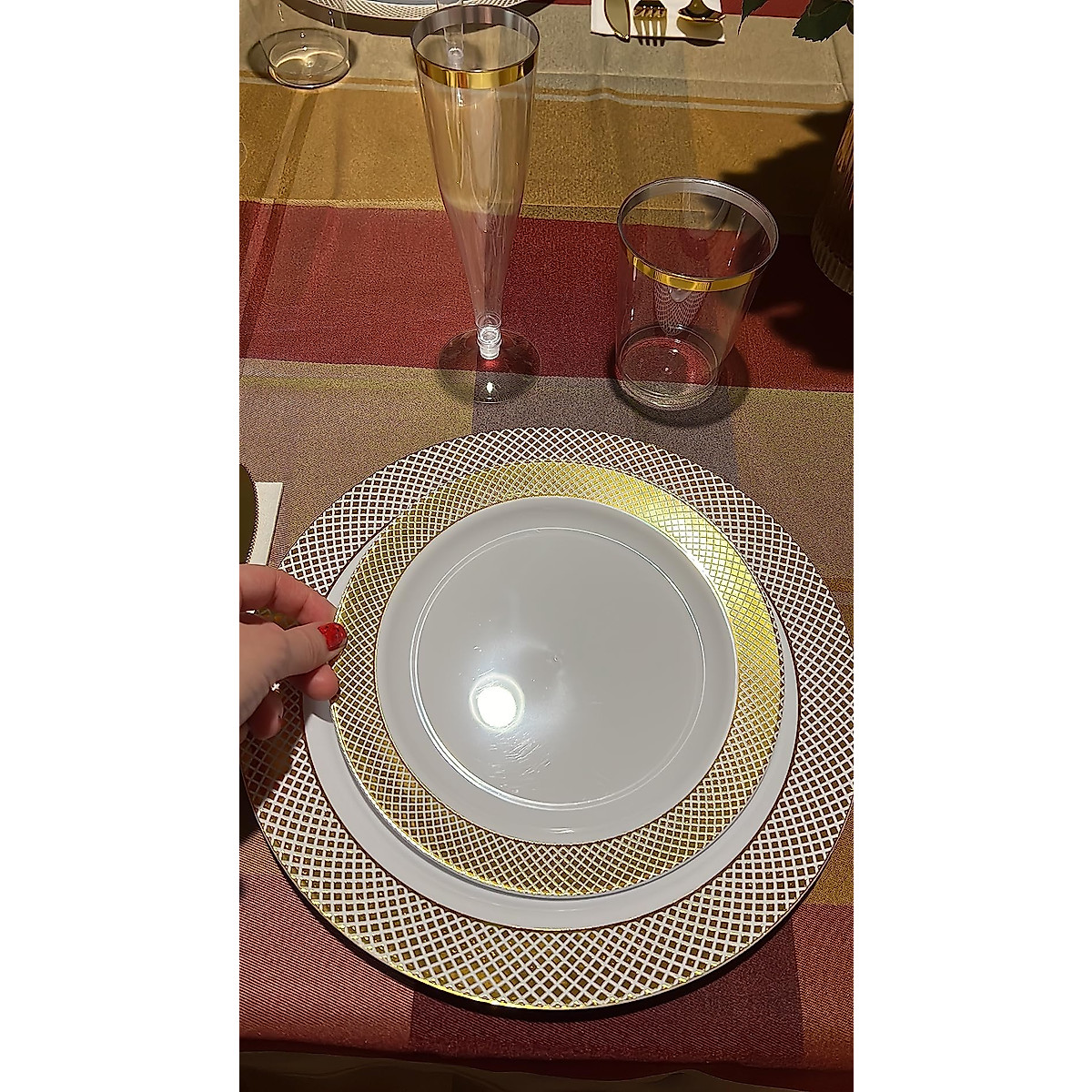 Oojami 30 Plastic Classic Champagne Disposable Flutes for Parties Plastic cups Wedding Party Toasting Cocktail Cups Bulk Party Pack (Gold Rim)