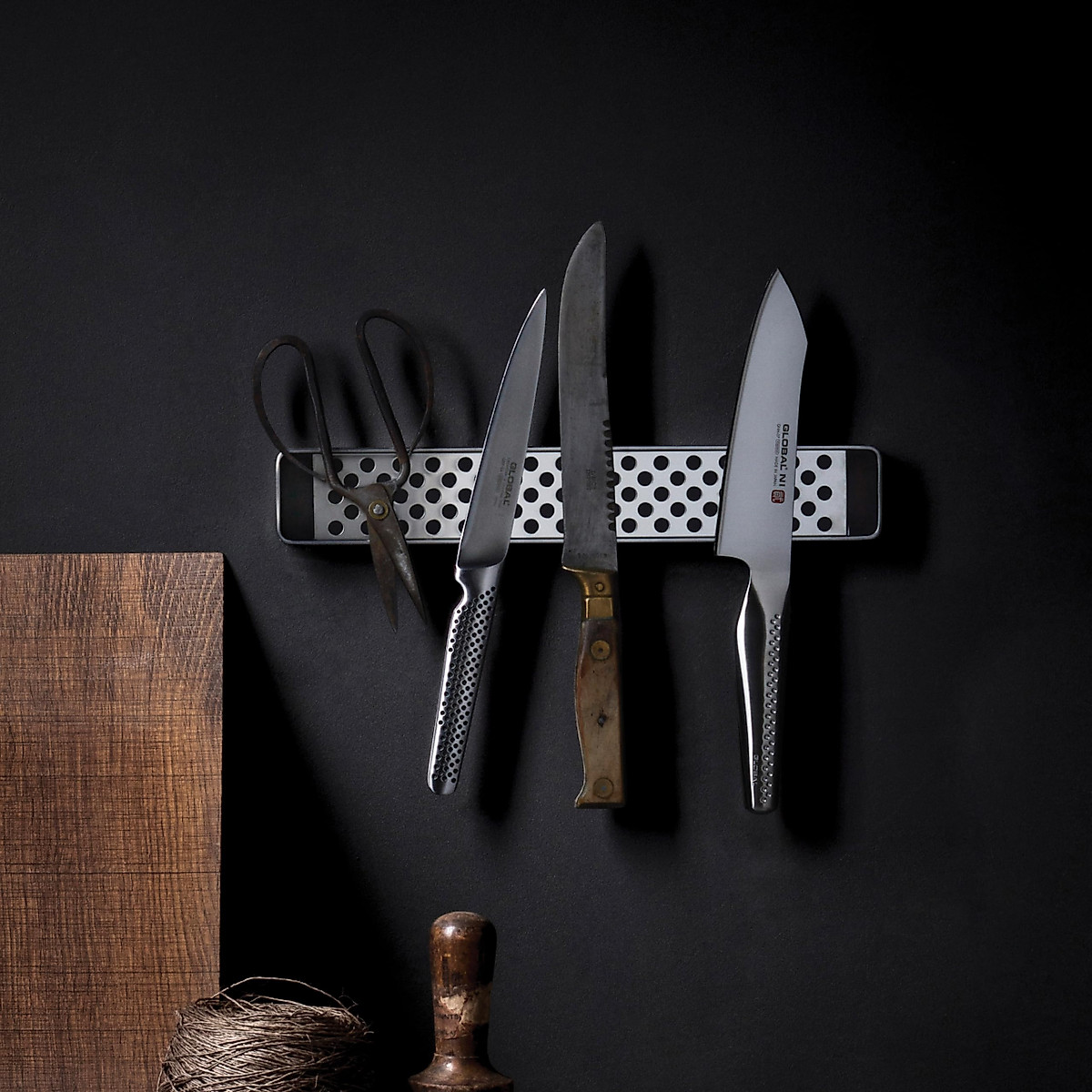 Global G-42/41, 16in Wall Magnetic Bar, Stainless Steel