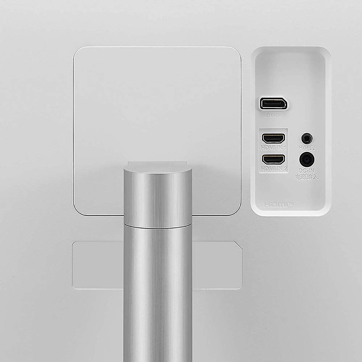 LG 32UN500-W 32 inch UHD 3840x2160 Ultrafine Monitor with HDR10 AMD FreeSync Bundle with 2X 6FT Universal 4K HDMI 2.0 Cable, Universal Screen Cleaner and 6-Outlet Surge Adapter