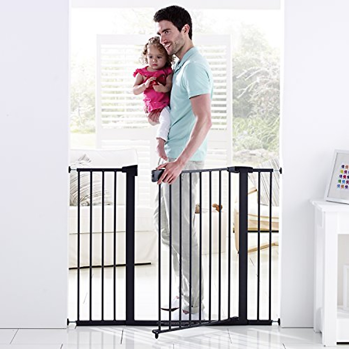 Munchkin® Easy Close XL™ Metal Baby Gate, 29.5" - 51.6" Wide, Black, Model MK0009-111