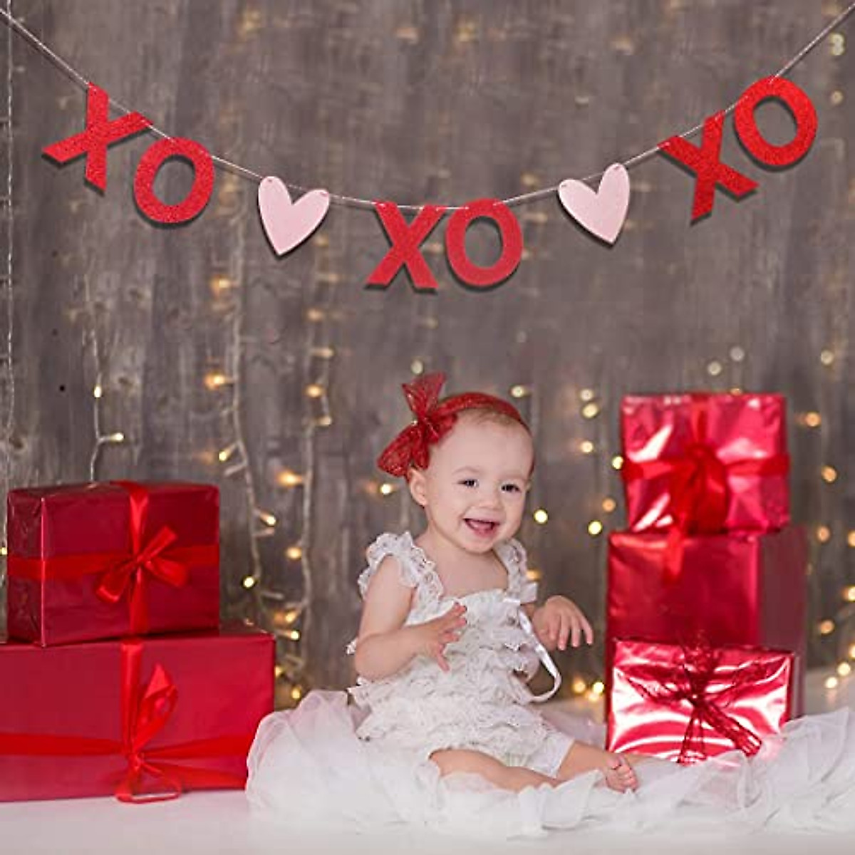 XOXO Banner For Valentine's Day - Glitter Red And Pink Party Decor XOXO Banner, Hugs & Kisses Valentine Decorations，Valentine's Day Decor, Wedding Engagement Bridal Shower Party Supplies Decorations For Home