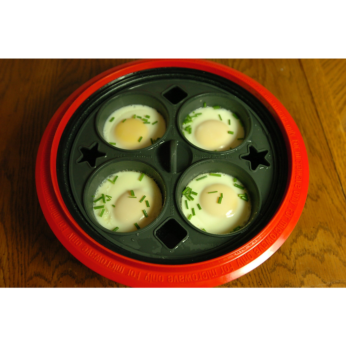 Microhearth 1.5-Quart Nonstick 4-piece Everyday Pan Set for Microwave Cooking, Red