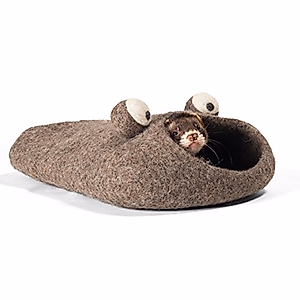 TWINCRITTERS Twin Critters Handcrafted Ferret Cave Bed - Tunnel for Ferrets (Raw Bark)