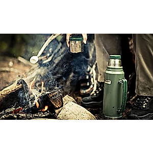 Stanley Classic Hammertone Green Vacuum Bottle 2QT