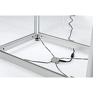 Displays2go Locking Glass Display Case, Illuminated – Silver (DCKDMT24S)