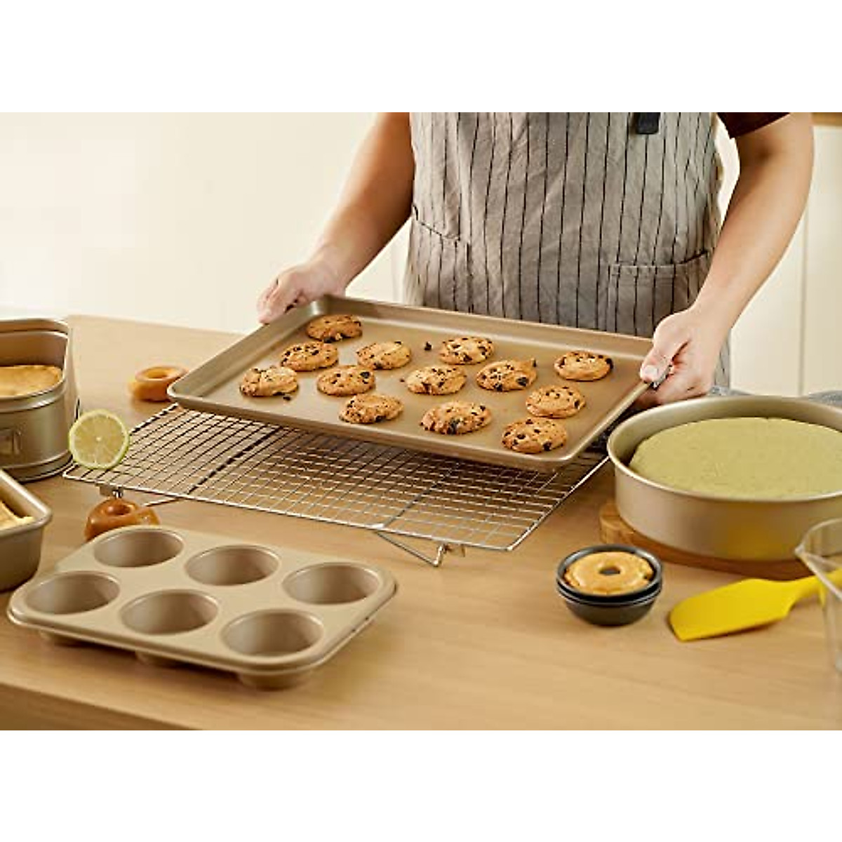 HYTK Nonstick Baking Pans Set for Starter,10x15Inch Cookie Sheet Tray 6 Cup Muffin Tin 9Inch Round and Square Springform Cake Pan 1Lb Loaf Bread Pan Carbon Steel Bakeware Gift 5pcs Non-Toxic BPA Free