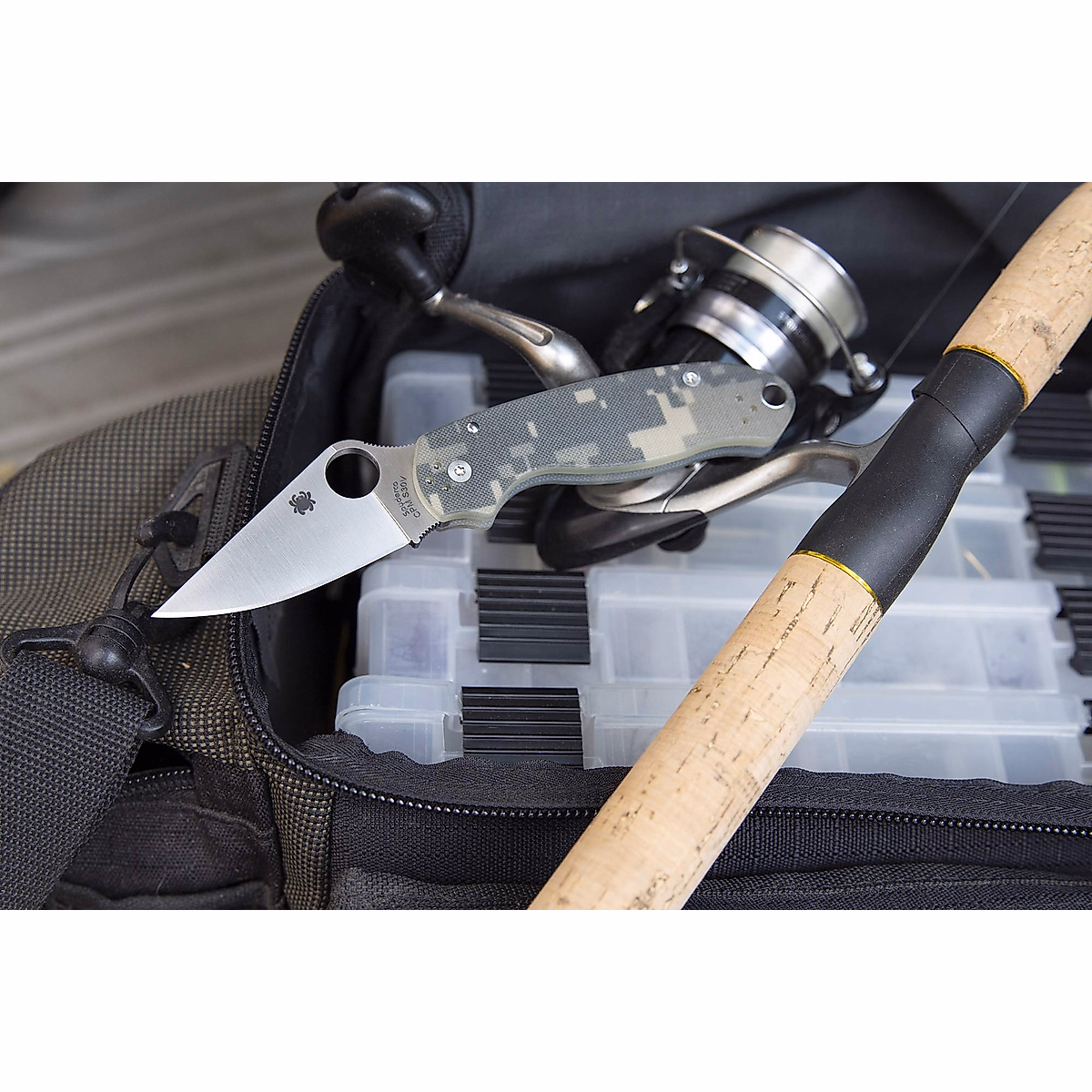 Spyderco Para 3 Camo Signature Folding Utility Pocket Knife with 2.95" Black CPM S45VN Blade and G-10 Handle - Everyday Carry - PlainEdge - C223GPCMOBK