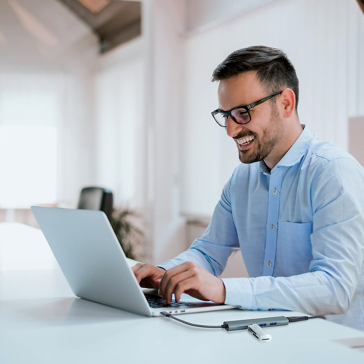 Henrety USB Hub, 4-in-1 Ultra Slim Portable Data Hub USB Splitter USB 3.0 Expander for Laptop, PC, MacBook, Mac Pro, Mac Mini, iMac, Surface Pro, and More USB Devices