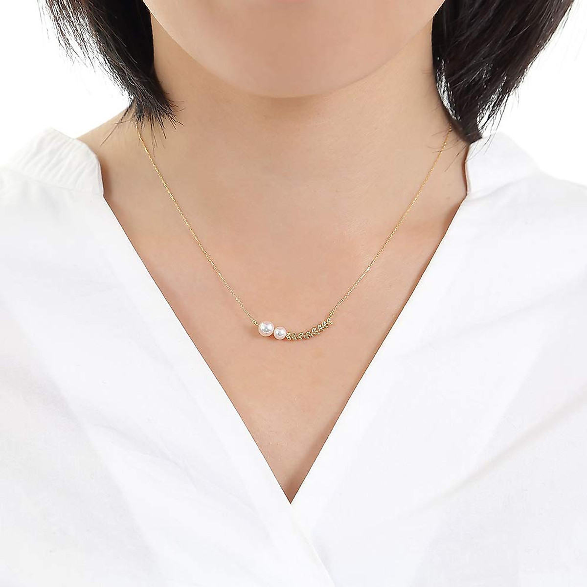 Japanese 4.5-5.5mm Akoya Cultured Pearl Pendant Necklace for Women with 18K Yellow Gold | Elegant Design Excellent Gift | Pearl Necklace