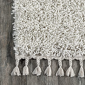 nuLOOM Neva Modern Tasseled Shag Area Rug, 5' 3" x 7' 7", Ivory