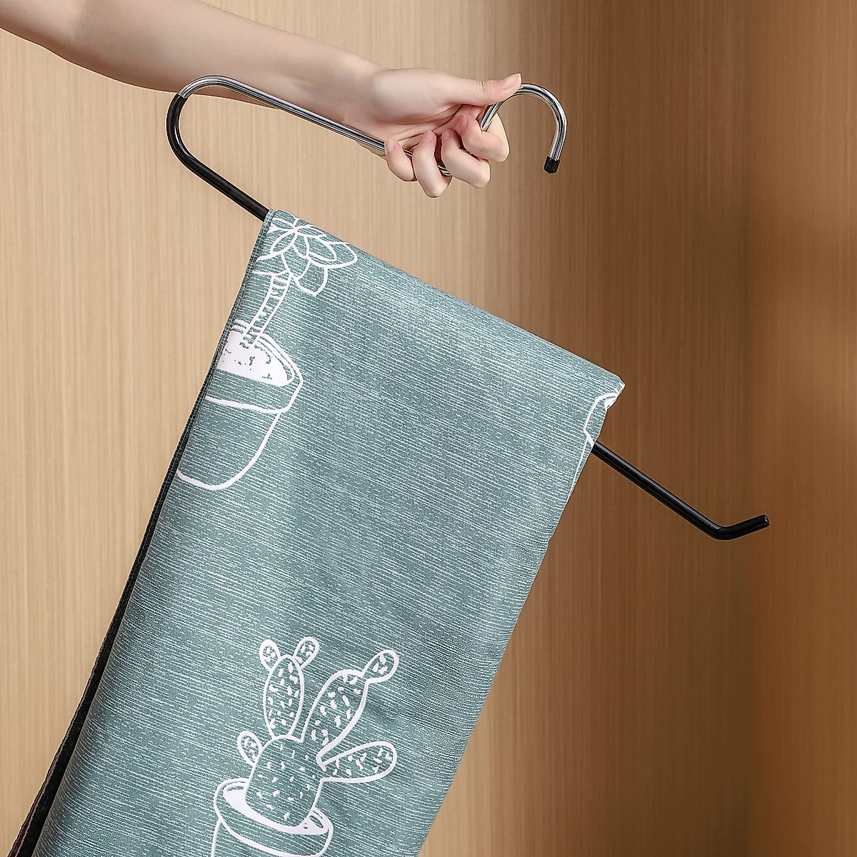 FREZON Blanket Hangers Drapery Hangers Heavy Duty Space Saving Nonslip - Great for Quilts, Sleeping Bags, Comforters, Table Cloths(12 Pack)