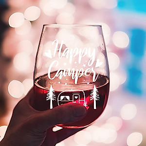 DYJYBMY Happy Camper Funny Wine Glass Birthday Gifts for Women Sister BFF Cute Camping Gifts for Women Her Friend Glamping RV Kitchen AccessoriesThanksgiving Christmas Graduation Gifts