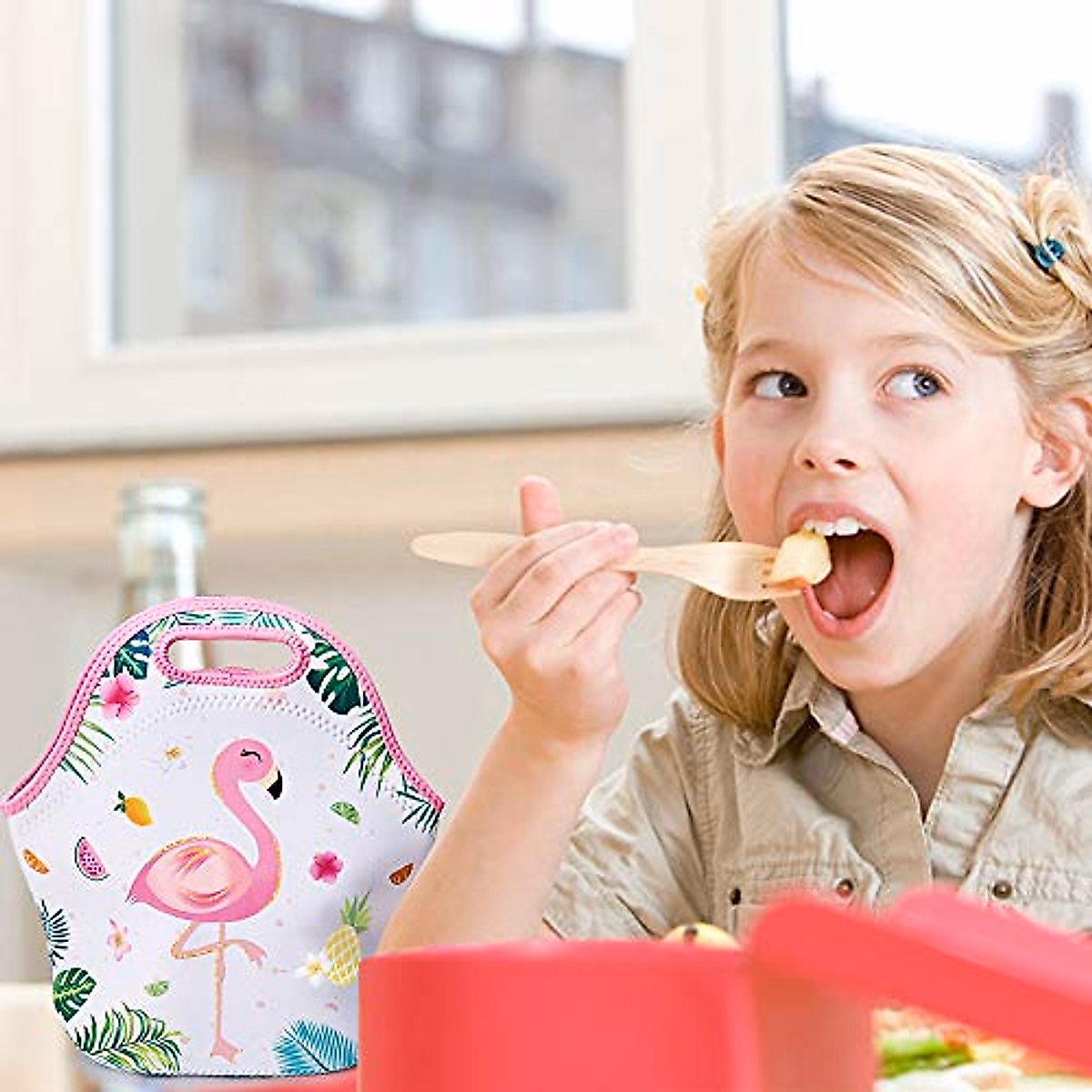 WERNNSAI Flamingo Lunch Bag - Neoprene Insulated Cooler Lunch Handbag Pouch Tropical Pineapple Pattern Outdoor Tote Bag for Kids Picnic School Work Shopping, Waterproof and Reusable