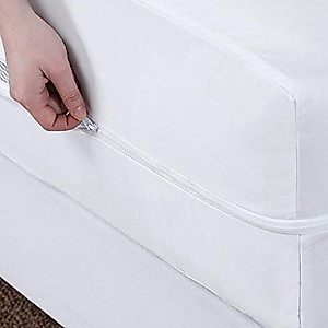Guardmax Crib Mattress Protector Waterproof - Zippered Proof Encasement Cover for Baby & Toddler - Breathable and Noiseless Fabric (Crib Size - 28x52x6)