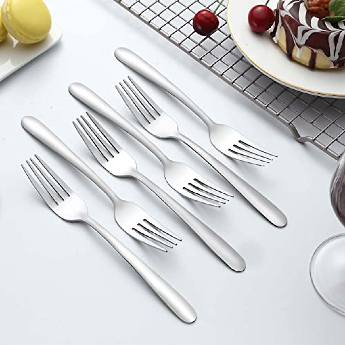 Gymdin 24 Pieces Dinner Forks, Forks Silverware(8 inches), Silverware Forks, Food Grade Stainless Steel Flatware Forks, Mirror Polished & Dishwasher Safe, Using for Home, Restaurant or Kitchen
