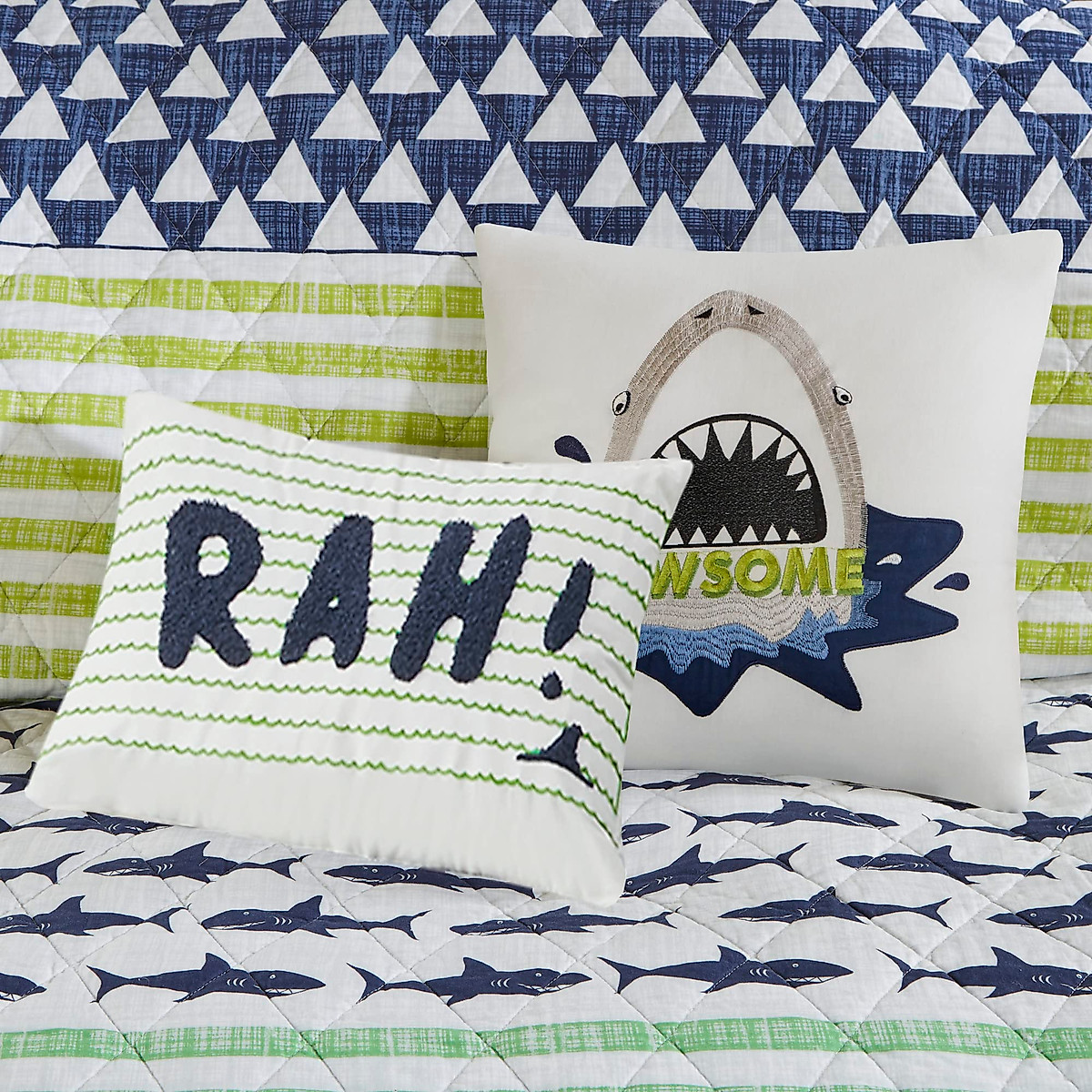 Urban Habitat Kids Reversible Cotton Quilt Set - Vibrant Fun, Playful Print, All Season Children Bedding Coverlet Bedspread, Decorative Pillow, Bedroom Décor, Twin/Twin XL, Shark Green/Navy 4 Piece