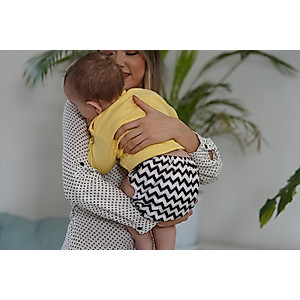 BaeBae Goods Newborn Cloth Diapers – 8 Reusable Cloth Diapers for Babies with 8 Cloth Diaper Inserts – Extra Leg Lining to Avoid Leakage - Waterproof Outside – Adjustable Size for Boys and Girls