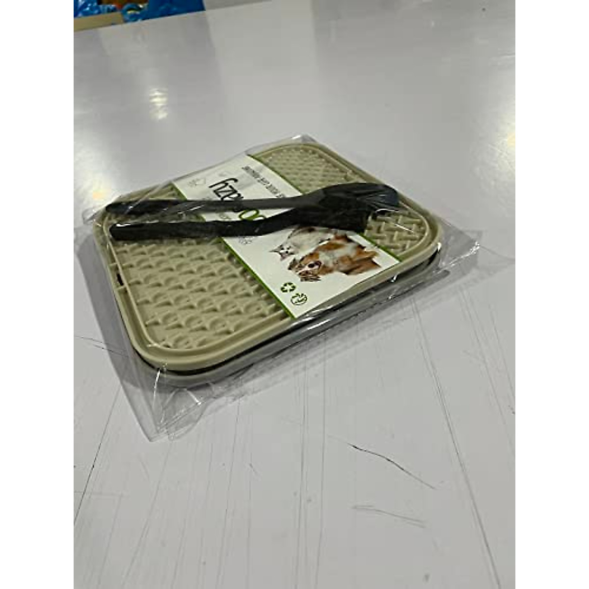 Coomazy Lick Mat for Dog and Cat, Slow Feeder & Non-Slip Design, Boredom and Anxiety Reducer, Suitable for Food, Treats, Yogurt, Peanut Butter and Liver Paste, BPA-Free, Non-Toxic, 2-Packs