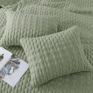 WDCOZY Sage Green Quit Twin Size Bedding Sets with Pillow Sham, Lightweight Soft Bedspread Coverlet, Quilted Blanket Thin Comforter Bed Cover, All Season Spring Summer, 2 Pieces, 68x90 inches