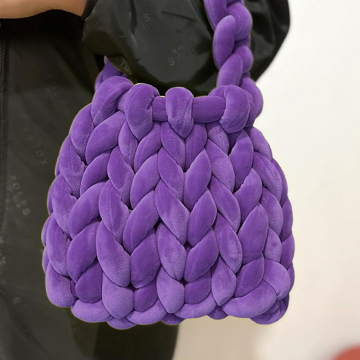 Velvet Chunky Yarn Bulky Giant Arm Knitting Yarn, Super Soft Tubular Weight Jumbo Ya rn,DIY Crochet Hand Knitting Thick Yar n for Blanket,Pet Bed, Rugs Pillow,Handbag(0.55lb-Purple)