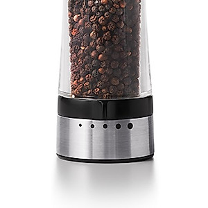 OXO Good Grips 2-in-1 Salt & Pepper Grinder & Shaker