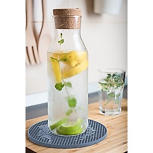 Silicone Trivet Mats - Pot Holders - Drying Mat Our potholders Kitchen Tools is Heat Resistant to 440°F, Non-Slip Durable Flexible Easy to wash and Dry and Contains 4 pcs by Q's INN.