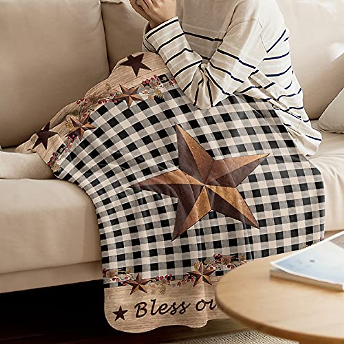 Plush Fuzzy Fleece Lightweight Throw Blanket Western Texas Star and Primitive Berries Country Wooden Plank Super Soft Reversible Microfiber Flannel Blankets for Couch, Bed, Sofa (39"x49")